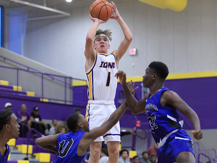 Iowa takes over in third quarter - American Press | American Press