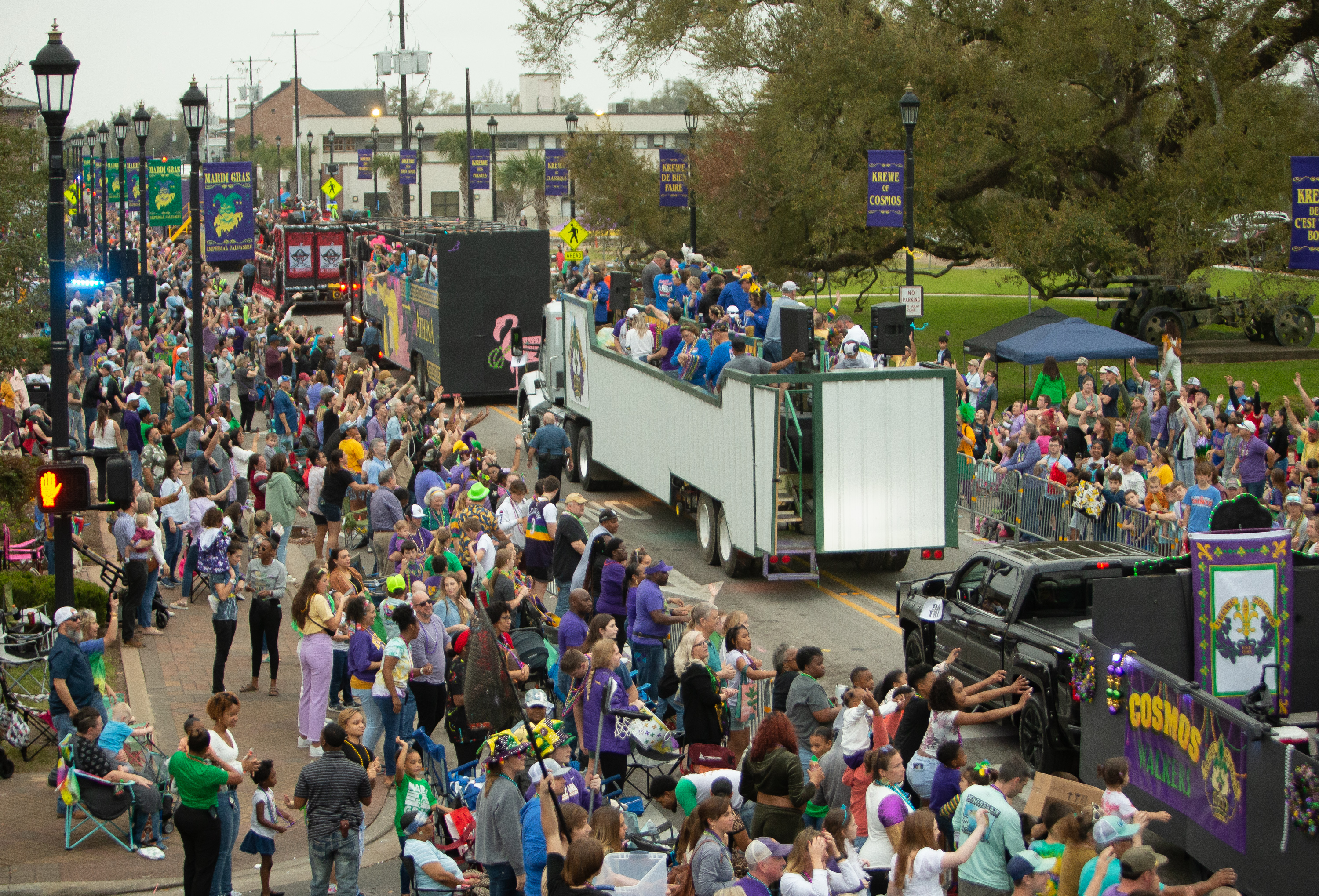 PHOTO GALLERY: Krewe of Krewes Parade | American Press