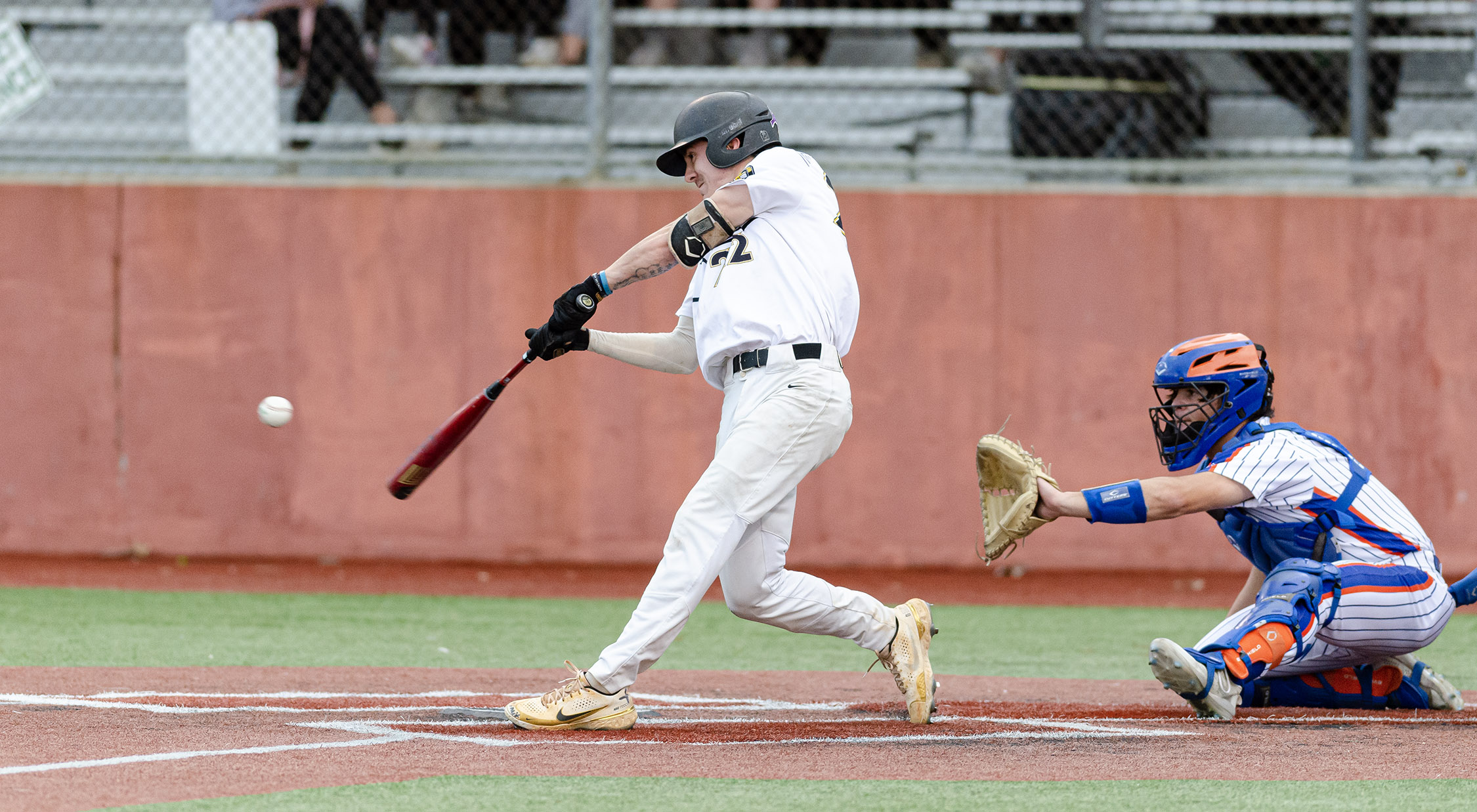 Kinder sweeps Westlake to reach state tournament | American Press