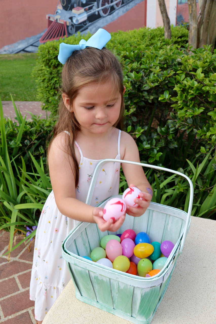 PHOTO GALLERY: Toddler Time Easter egg hunt | American Press