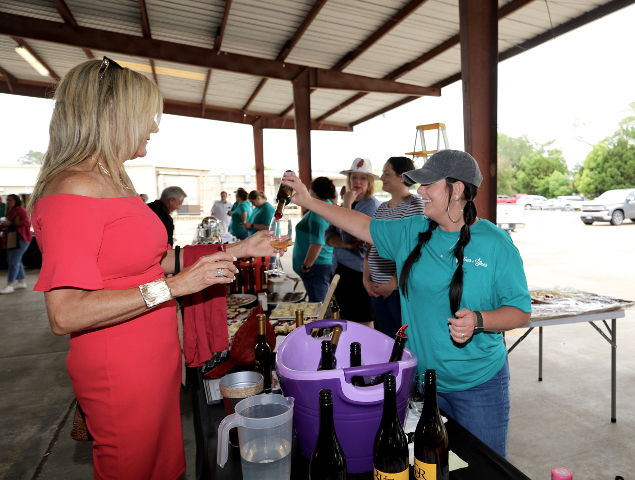 PHOTO GALLERY: Vines, Tynes and Steins fundraiser | American Press
