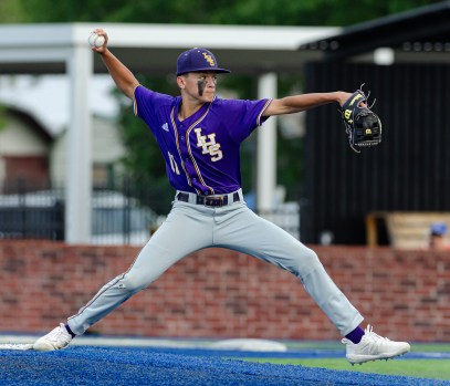 PHOTO GALLERY: St. Louis blanks Iowa in District 3-3A game - American ...