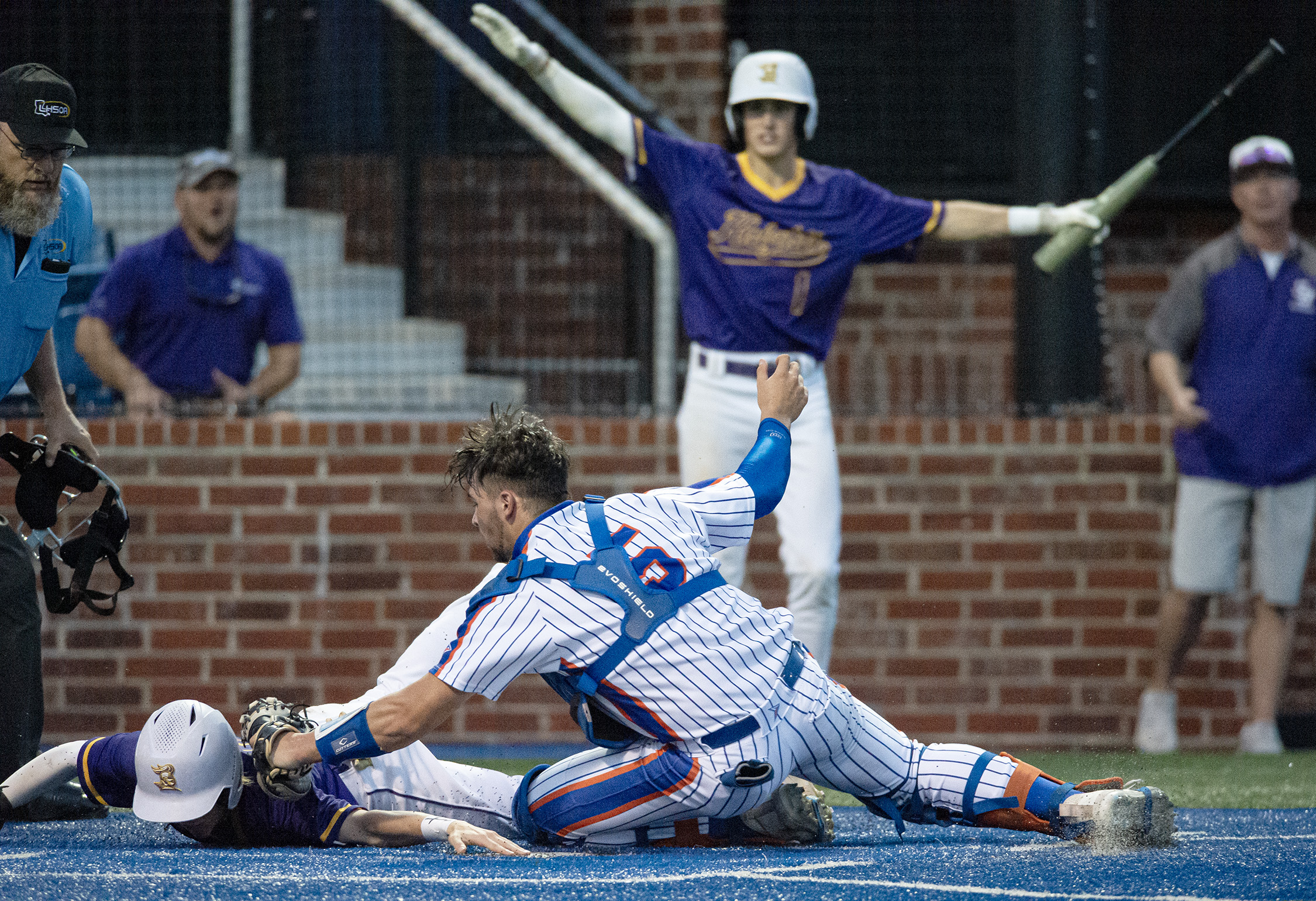 PHOTO GALLERY: St. Louis wins District 3-3A championship | American Press