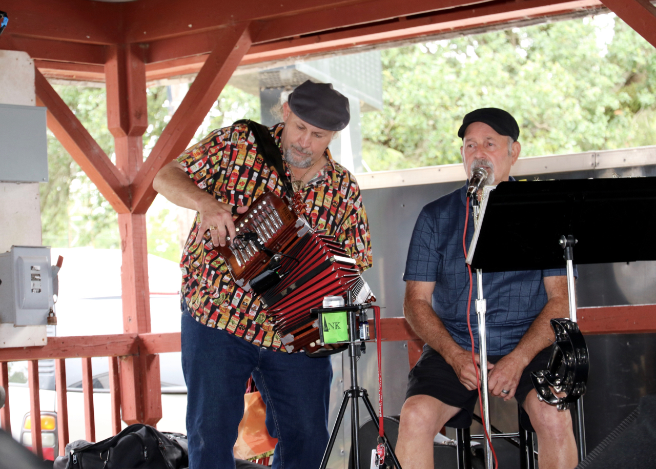 PHOTO GALLERY: Art in the Park in downtown Lake Arthur - American Press ...