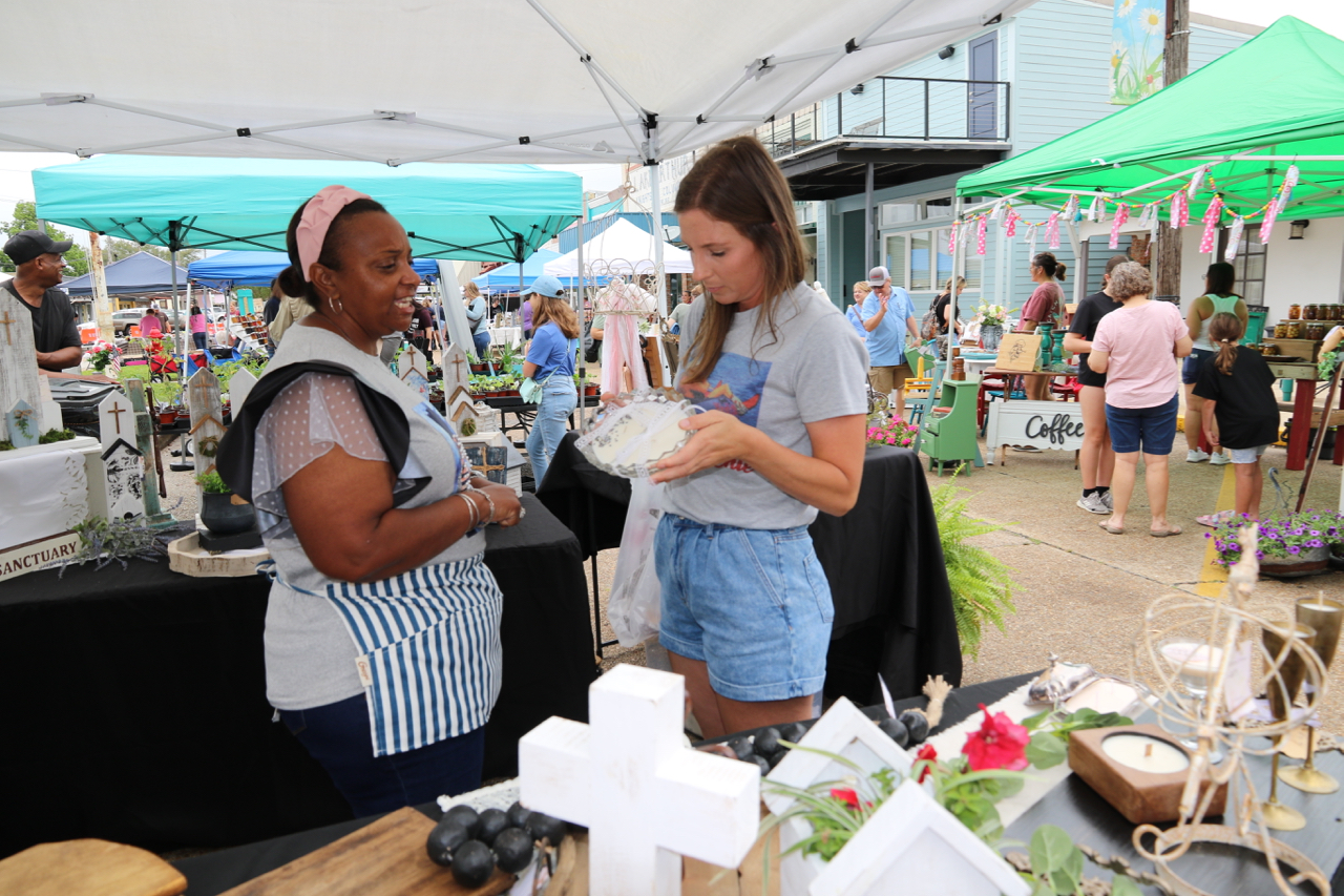 PHOTO GALLERY: Art in the Park in downtown Lake Arthur - American Press ...