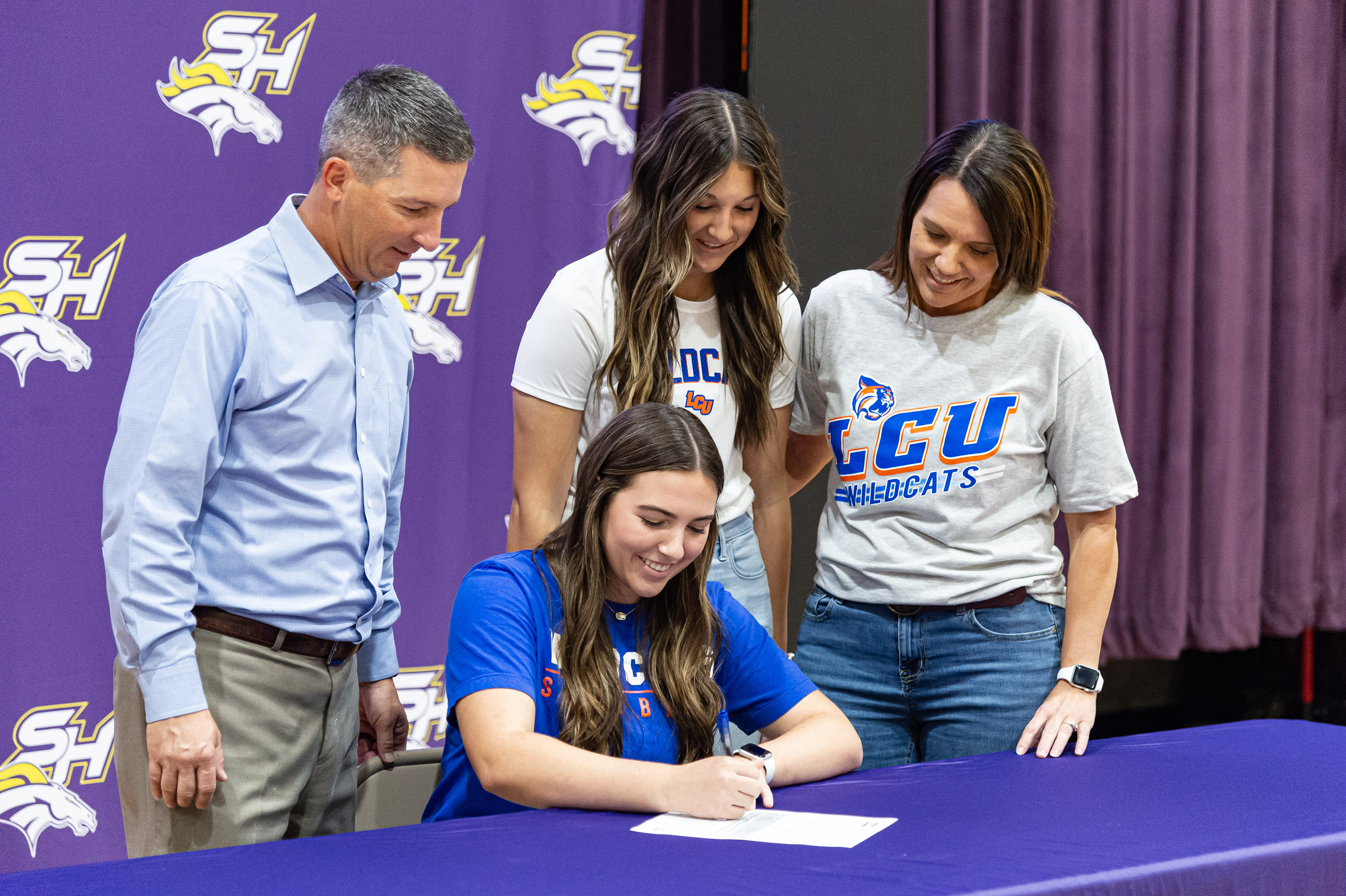 PHOTO GALLERY: National Signing Day in Southwest Louisiana | American Press