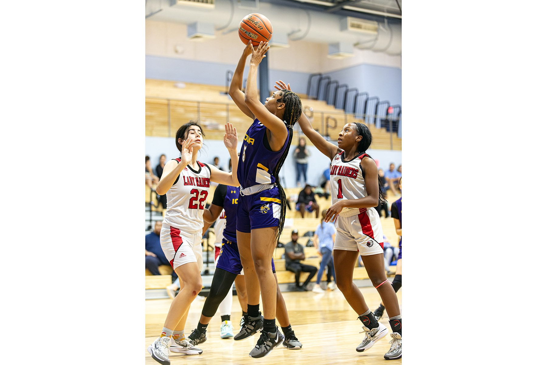 Iowa cruises to Bell City tournament finals | American Press