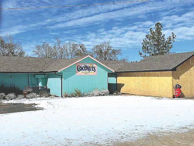 DeQuincy man makes his own snow | American Press