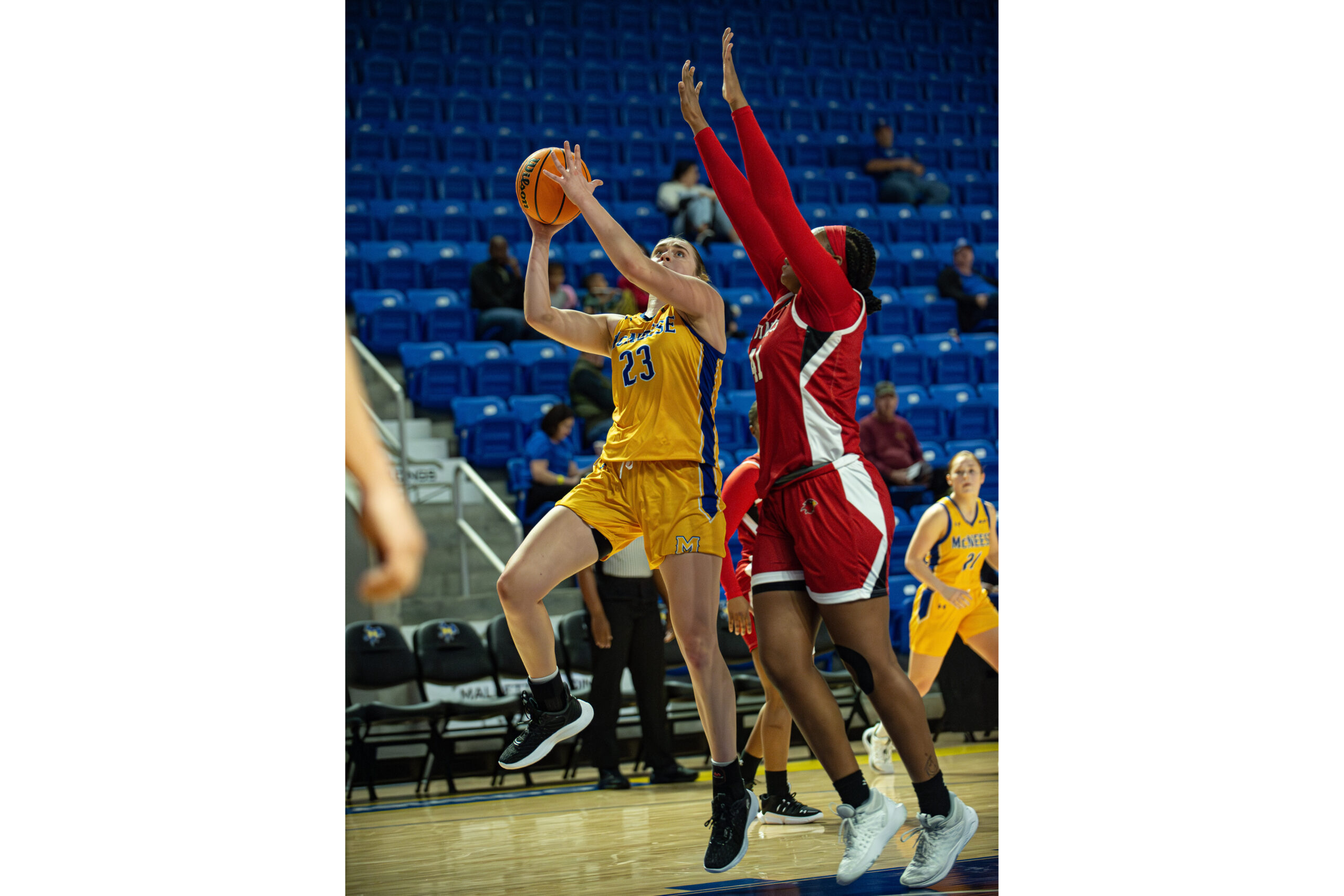 Lamar streaks past Cowgirls | American Press