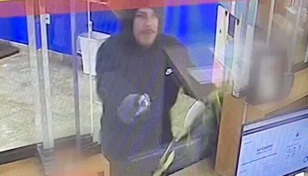 Police searching for man who attempted to rob bank at gunpoint ...