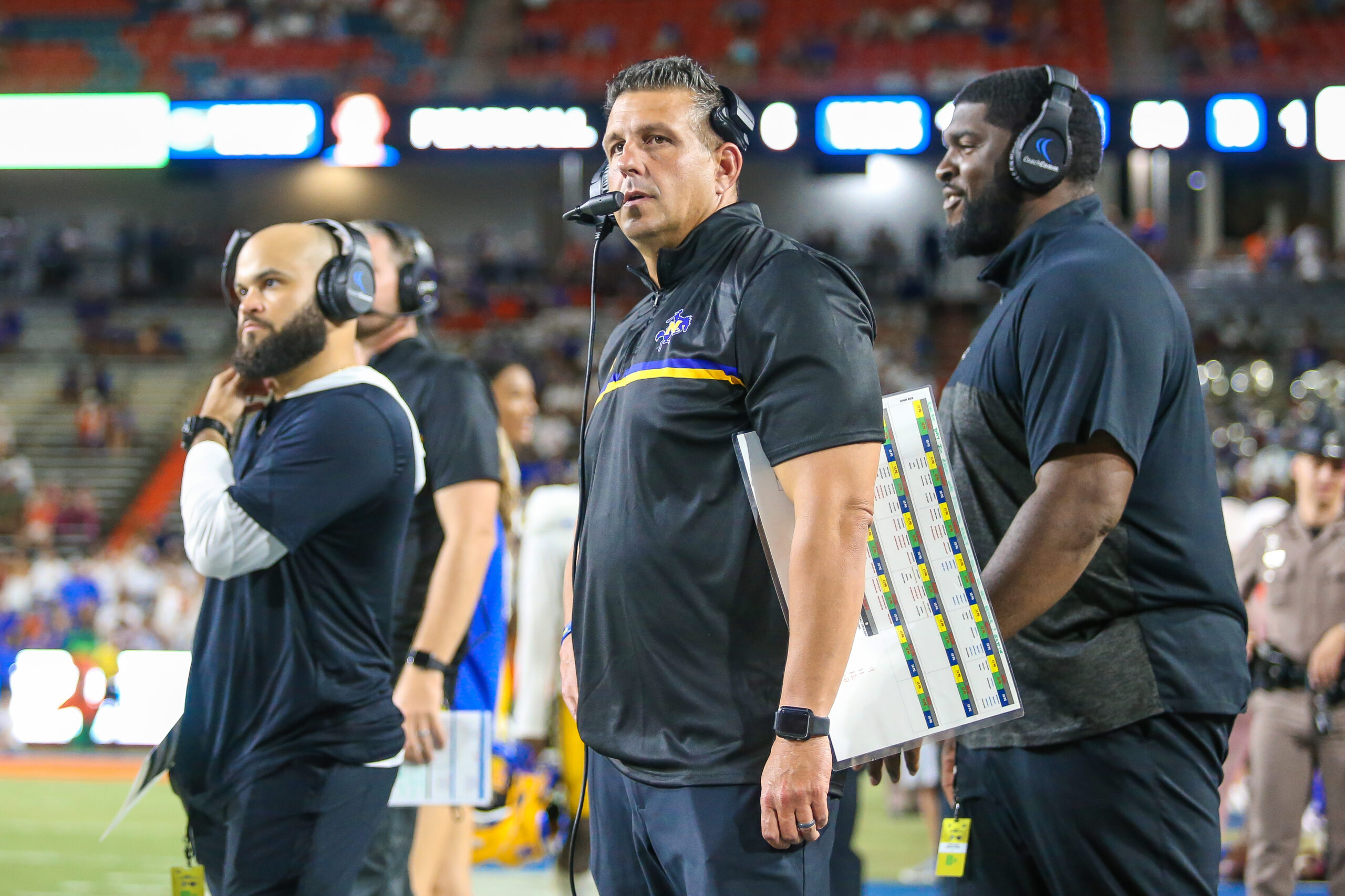 Viator starts building staff | American Press