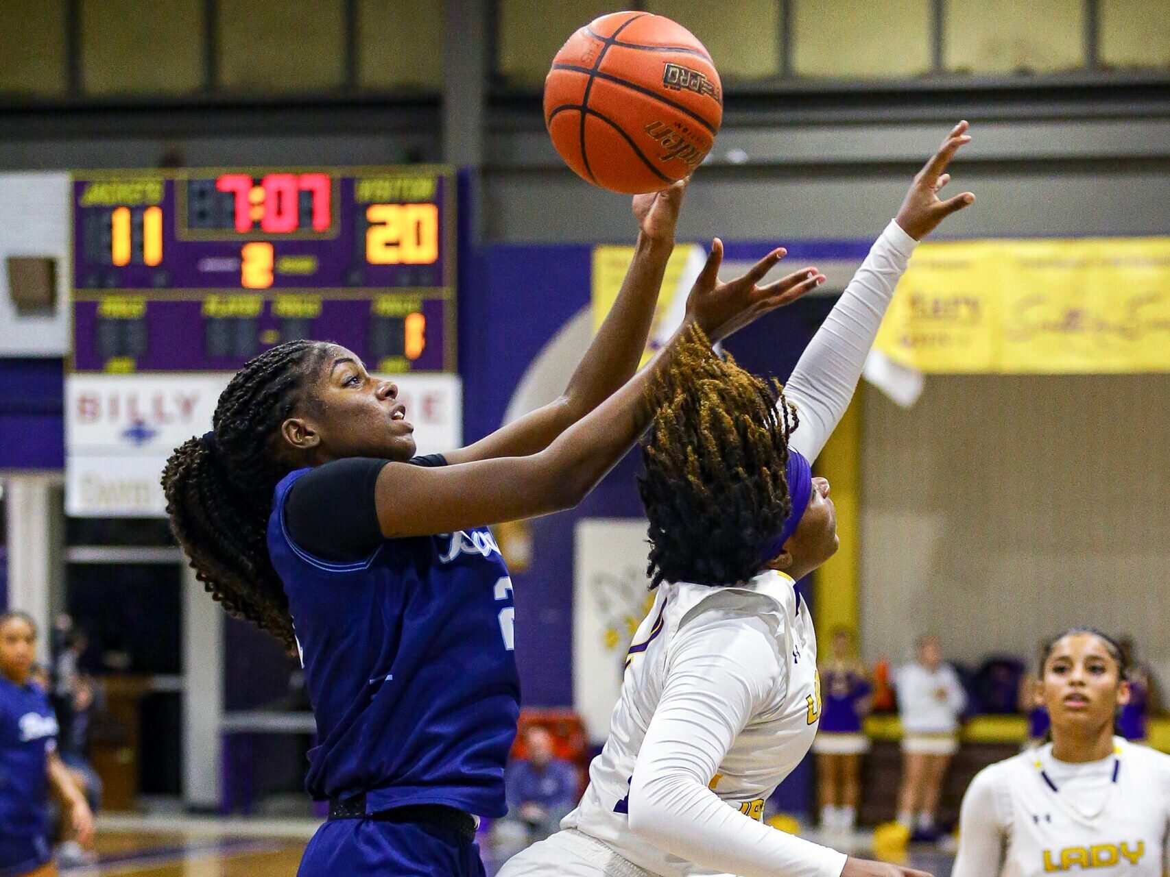 Barbe starts fast to beat Iowa in top 10 battle | American Press